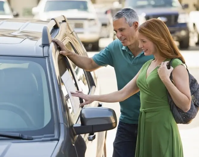 Accident ou accrochage sur parking : qui est responsable ? - Macif